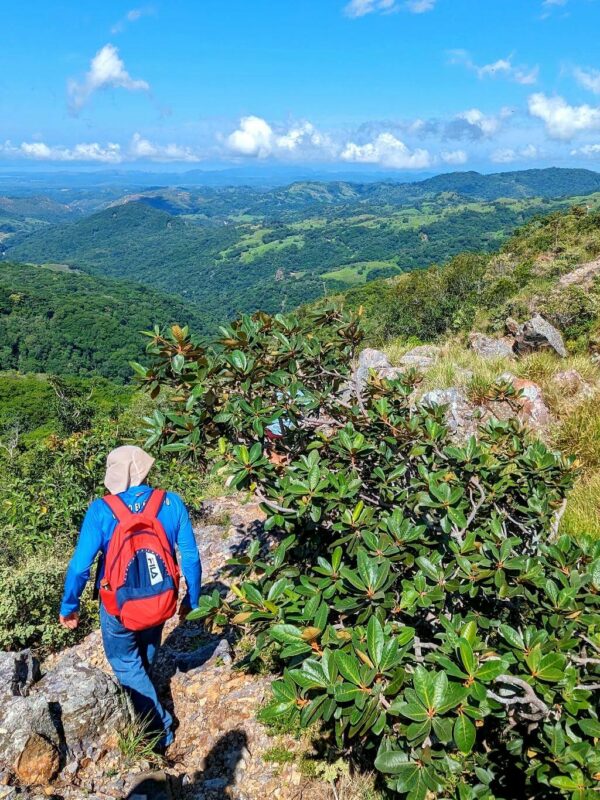 Cerro el Encanto Hike + Aranjuez River Canyon - Link Expeditions